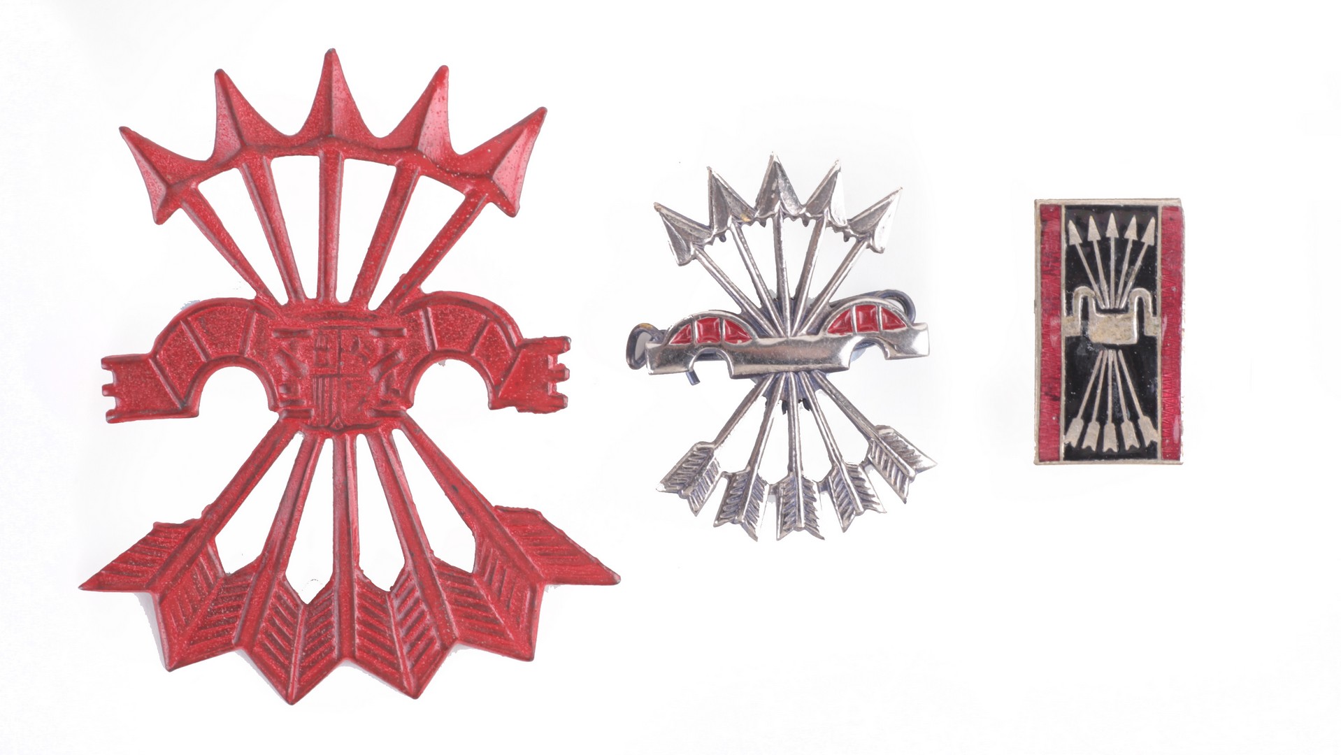 SPAIN: A CIVIL WAR NATIONALIST FALANGE BREAST BADGE yoke and arrow ...