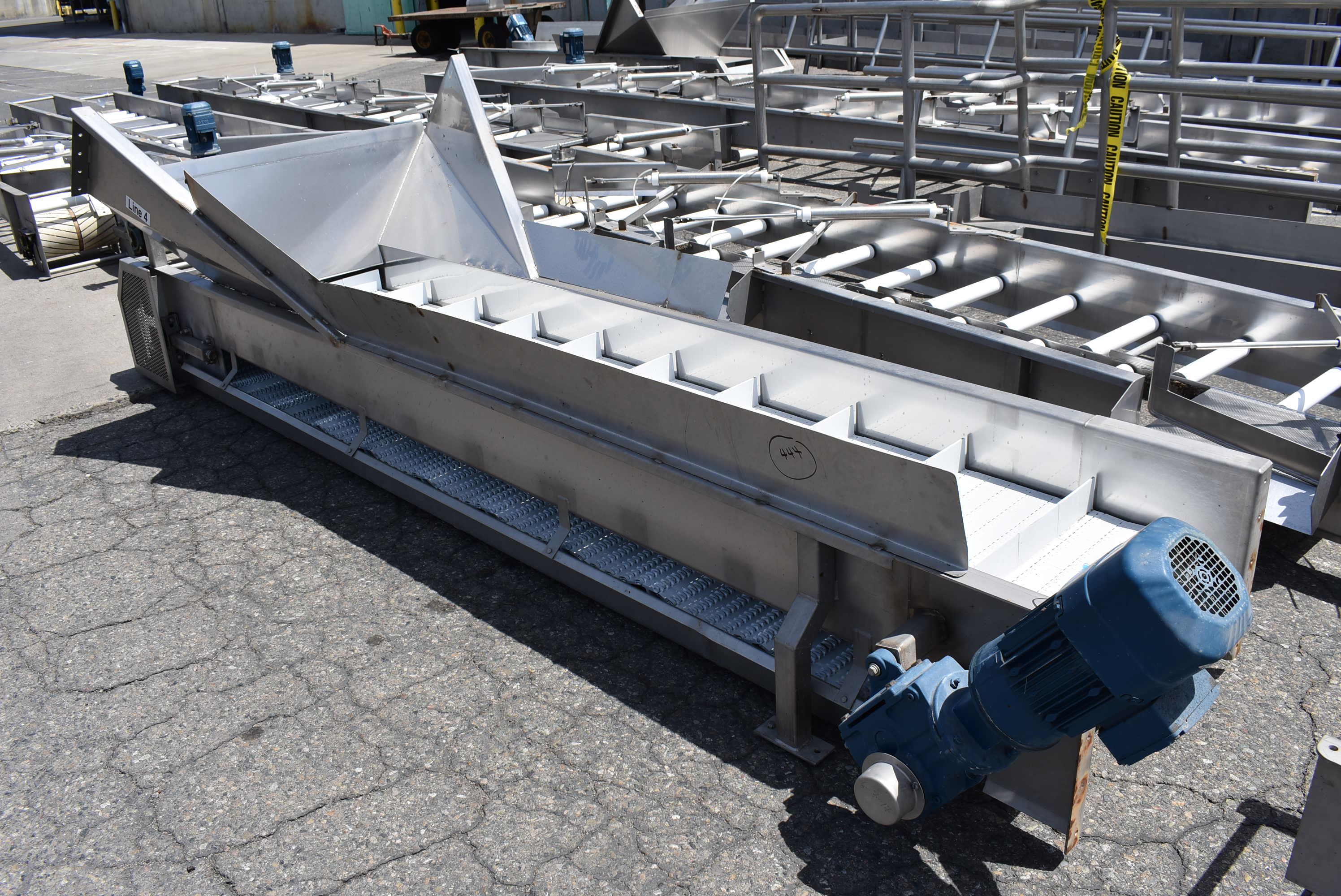 Conveyor - Motorized Pleated Type Belt Conveyor, 10' Length x 24" Wide ...