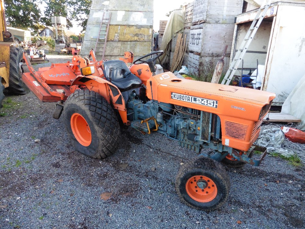 Kubota L245 2 wheel drive compact tractor, Diesel, 3 cylinder, 929 ...