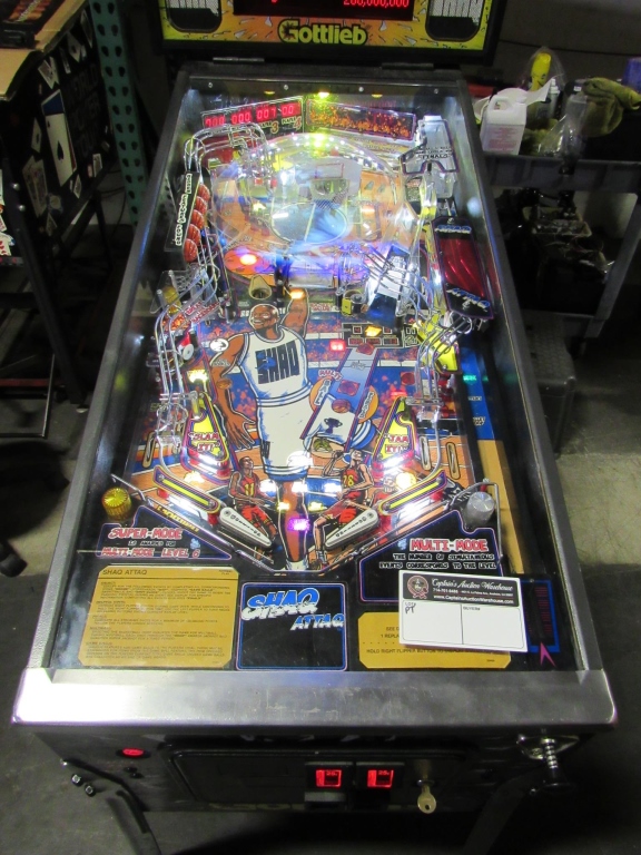 SHAQ ATTACK BASKETBALL PINBALL MACHINE GOTTLIEB. Item is in used ...
