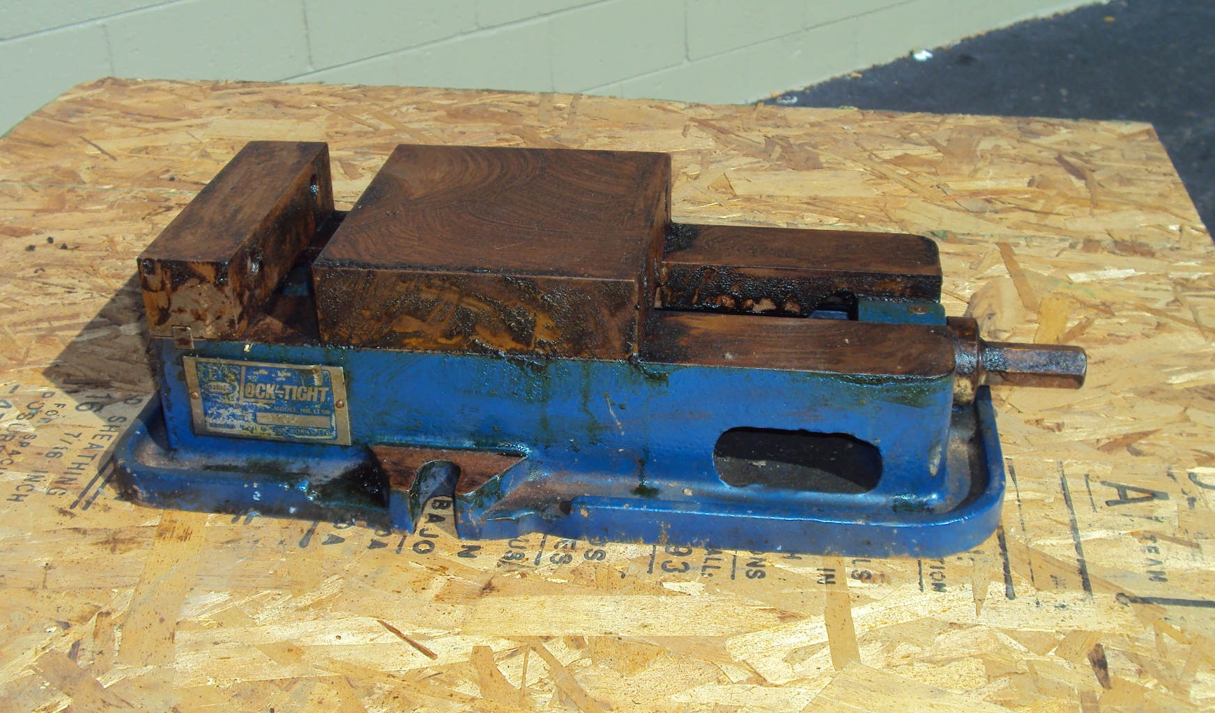ERON 5" MACHINE VISE [LOCATED AT LIVONIA, MI. WAREHOUSE. CONTACT DICK ...