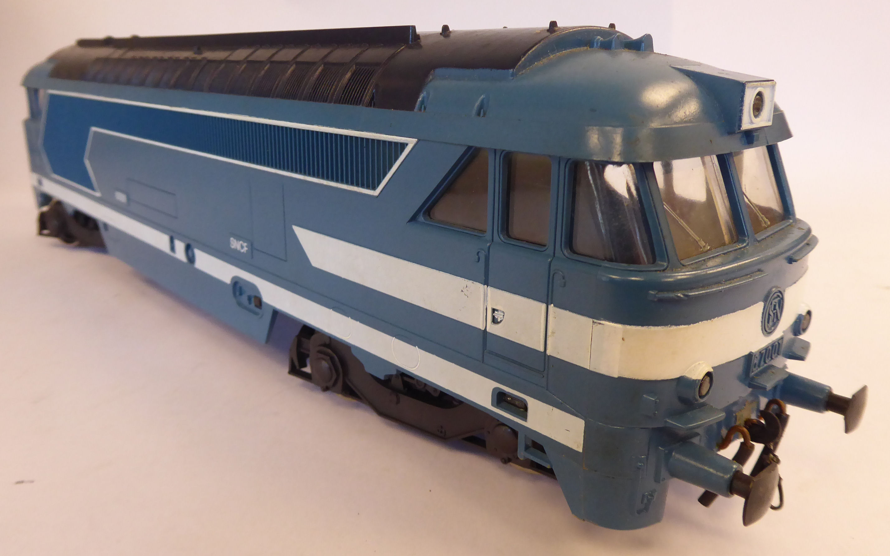 A Lima (Italy) 0 gauge moulded plastic electric model locomotive, in ...