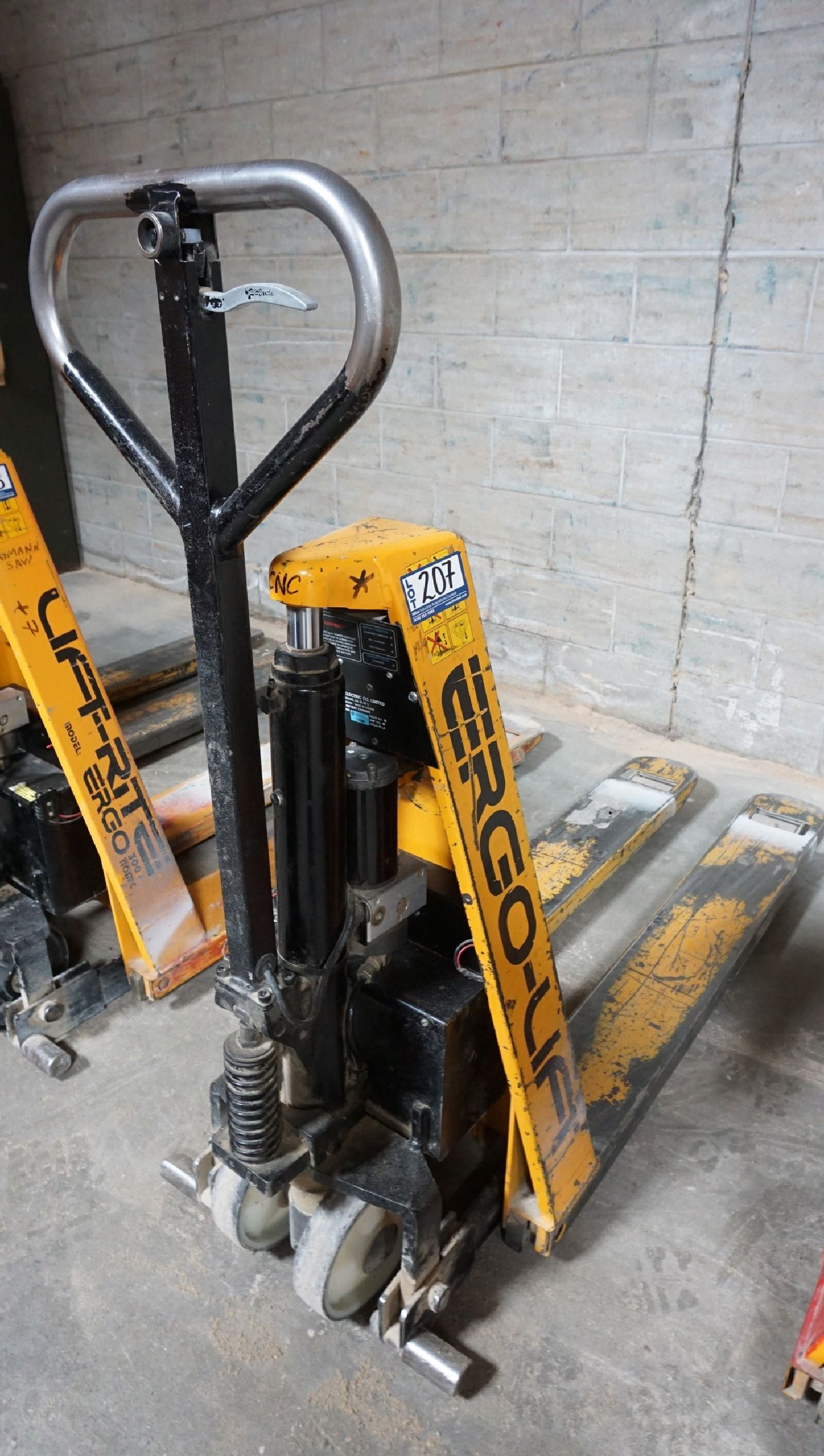Lift-Rite Model Ergonomic 3000 Powered Skid Lift, (No Battery)