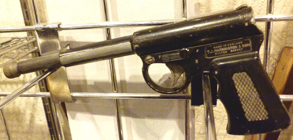 Gat Gun Umarex 4.5mm pistol made by TJ Harrington and Son, Surrey