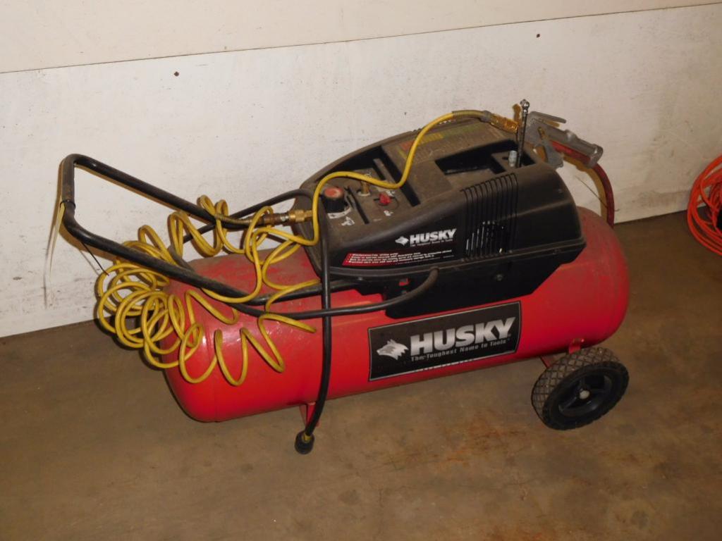 Husky 17 Gallon Portable Air Compressor Model WL651004AJ, S/N L616106-13790