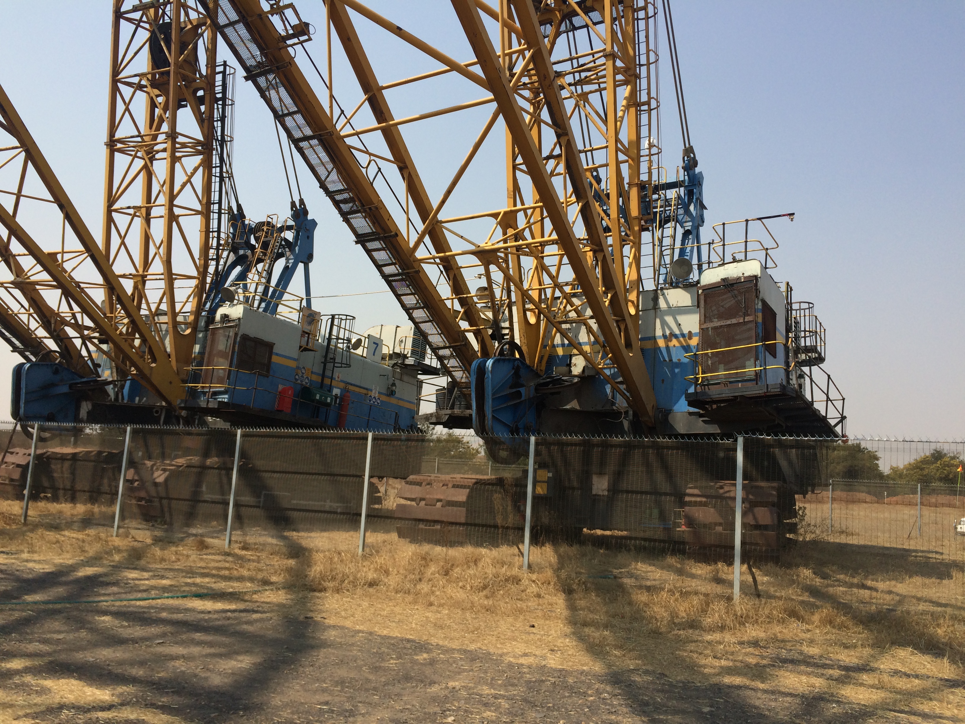MARION 195M MINI DRAGLINE WITH 3 BUCKETS (LOCATION: GLENCORE COAL ...