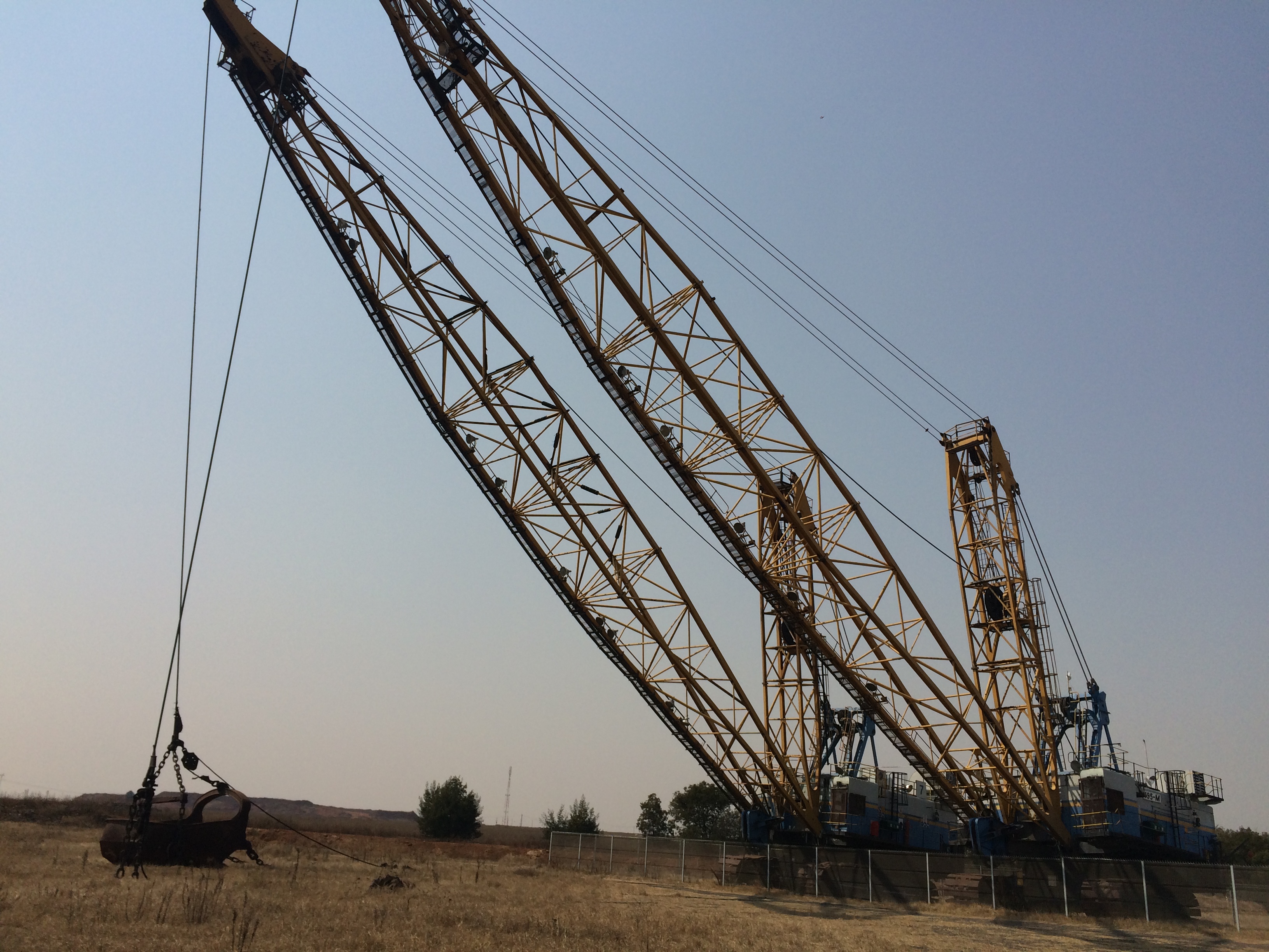 MARION 195M MINI DRAGLINE WITH 3 BUCKETS (LOCATION: GLENCORE COAL ...