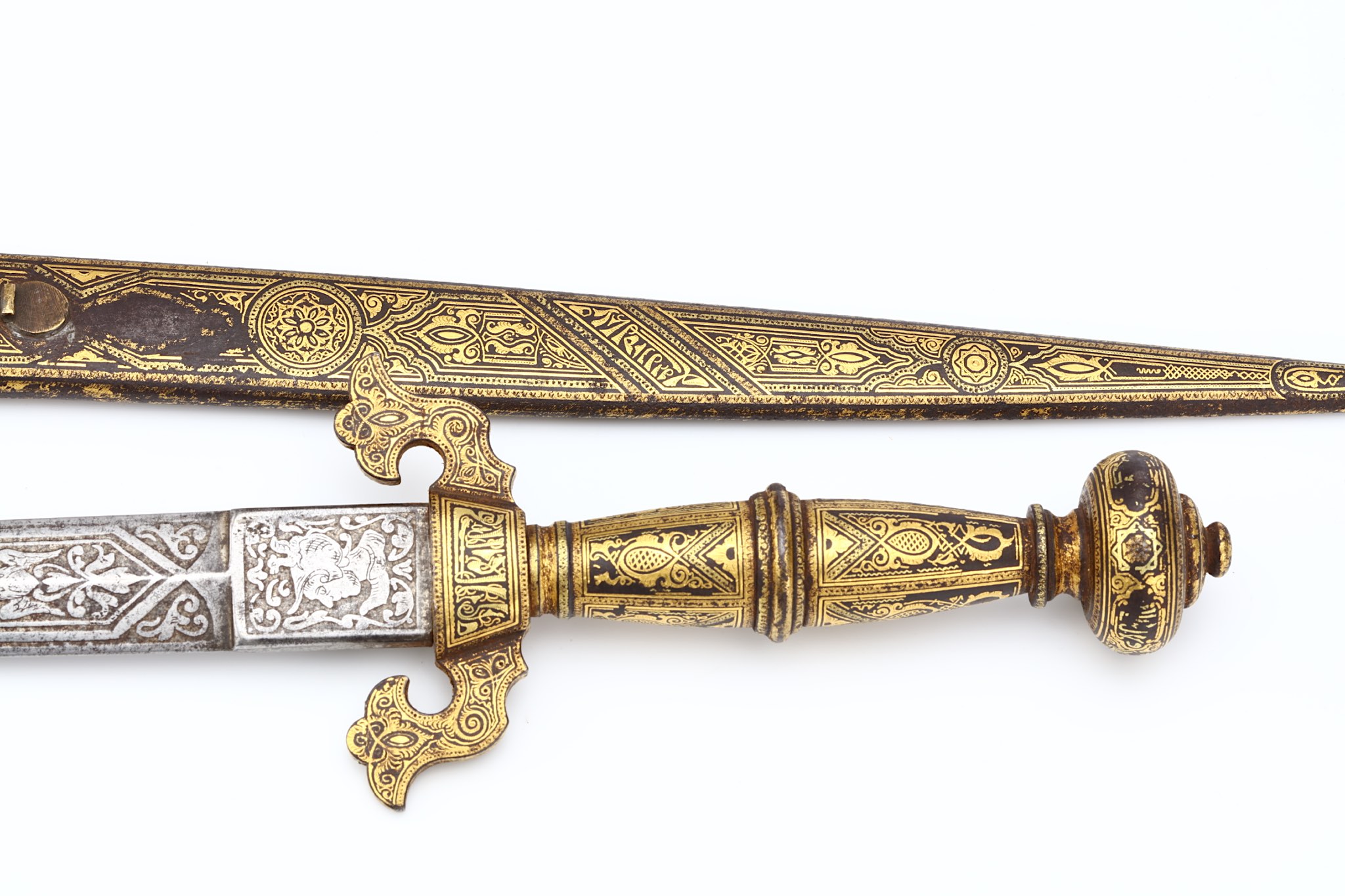 A SPANISH TOLEDO DAGGER, with gold inlaid decoration. Circa 19th Century.