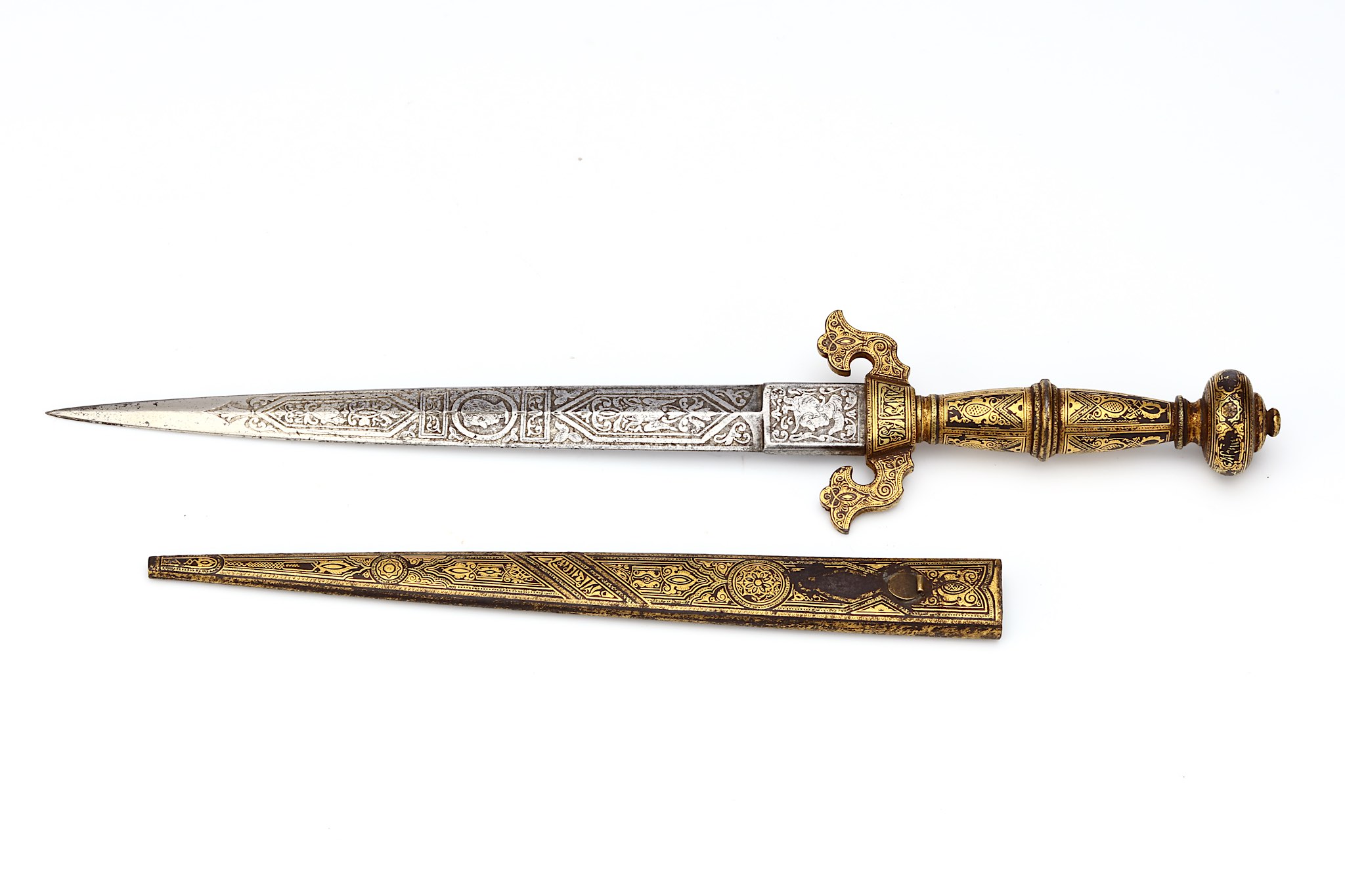 A SPANISH TOLEDO DAGGER, with gold inlaid decoration. Circa 19th Century.