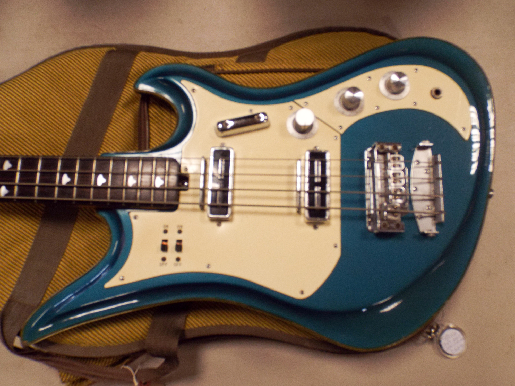 Teisco Del Ray spectrum 3 bass electric guitar in fitted case