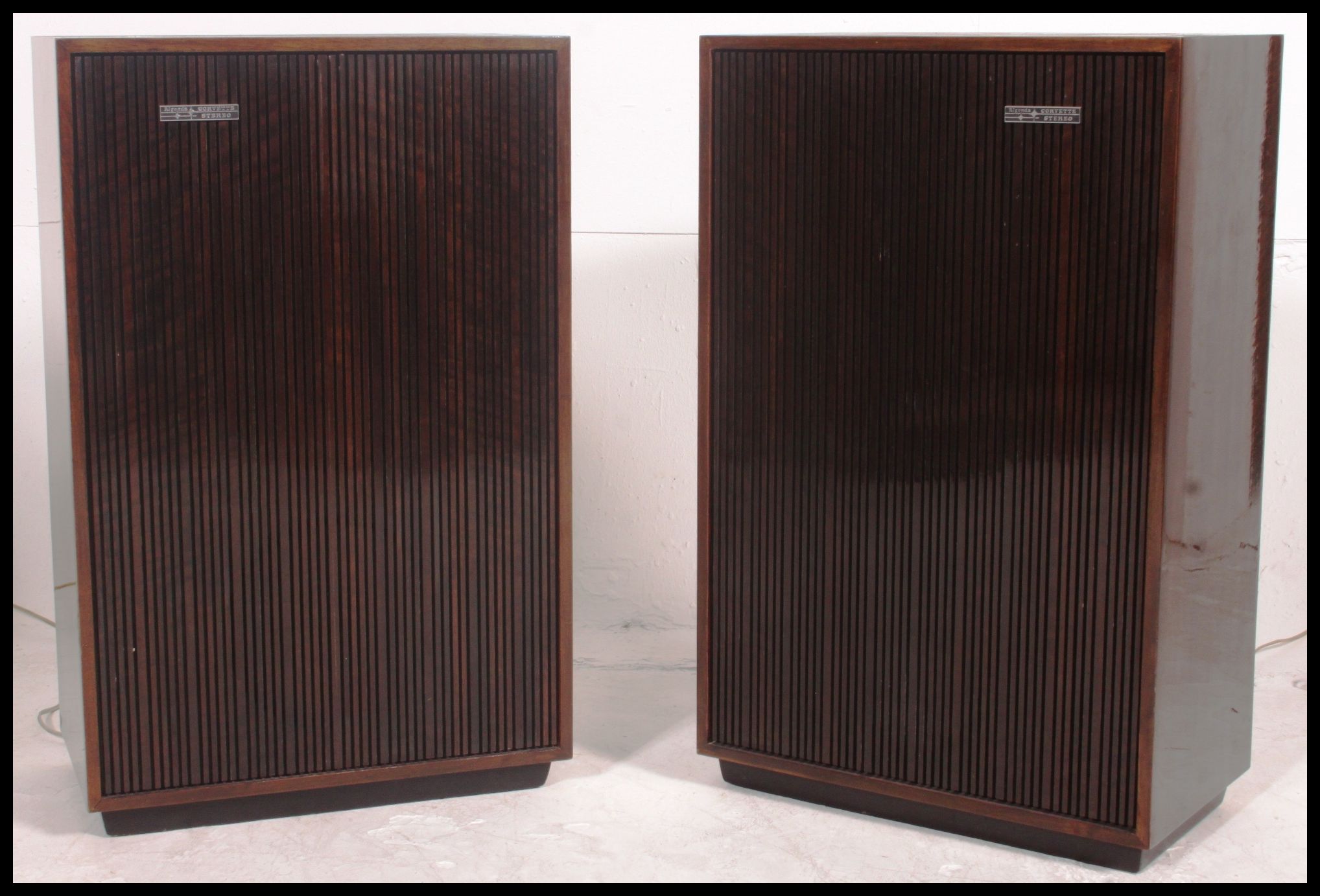 A stunning pair of 1950's Regonda hi-fi speakers. The laquered wood ...