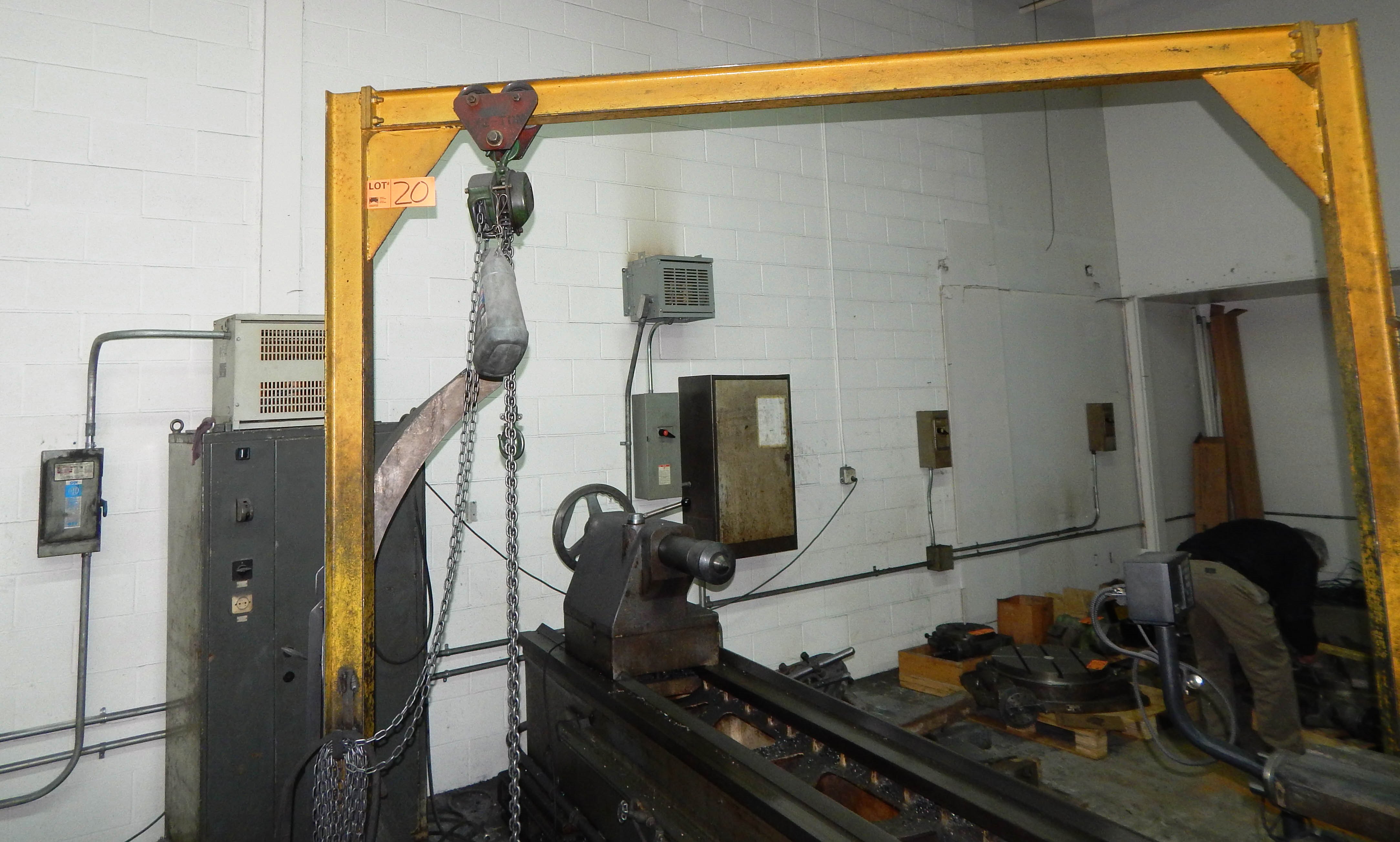 ROLLING GANTRY HOIST WITH CHAIN FALL