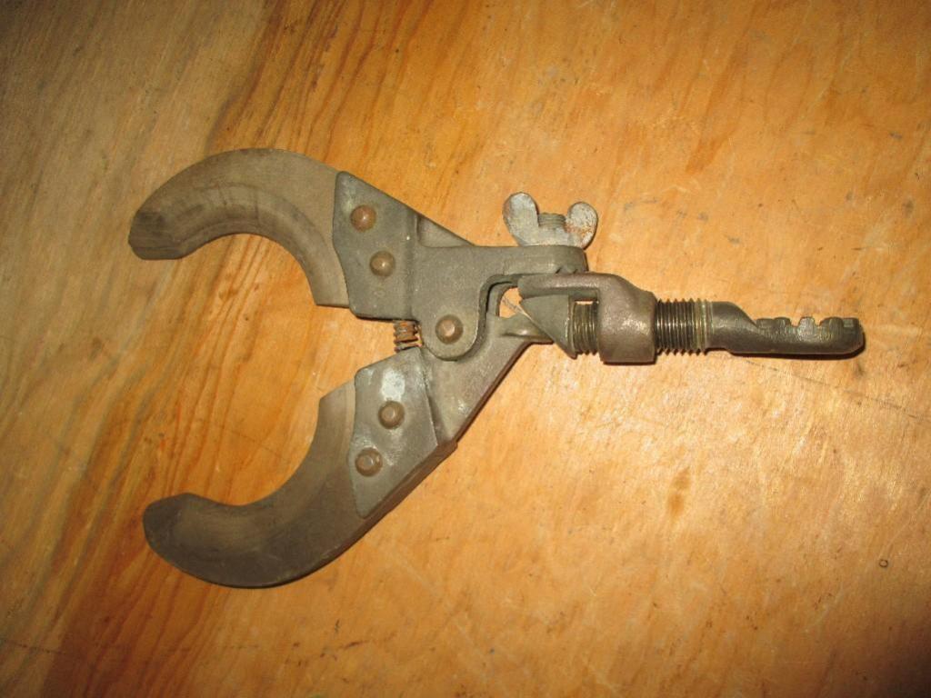 Lot of Quick Change / Universal Hot Stick Attachment...