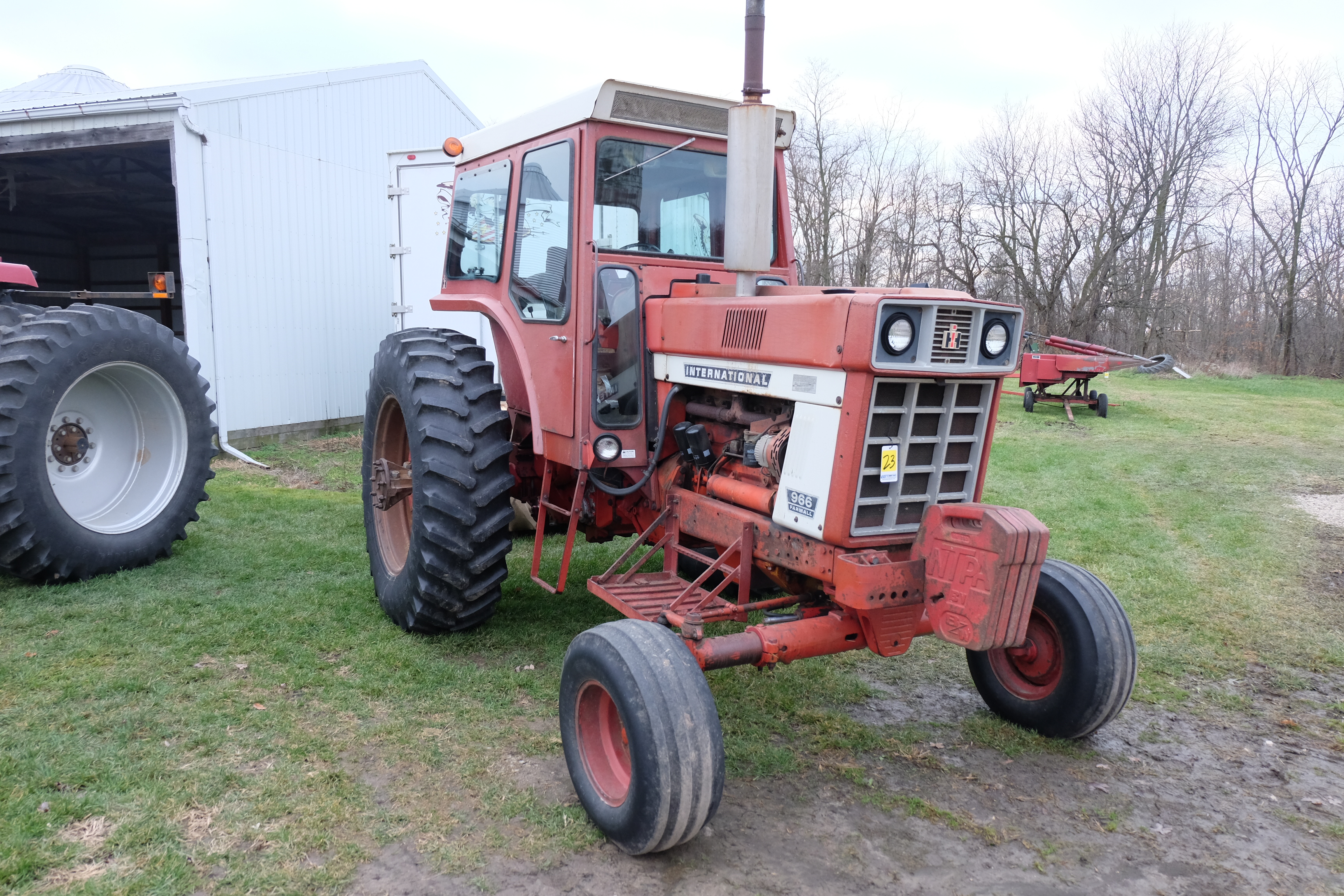 IH 966 with original IH factory cab, 3 point, 540/1000PTO, front ...