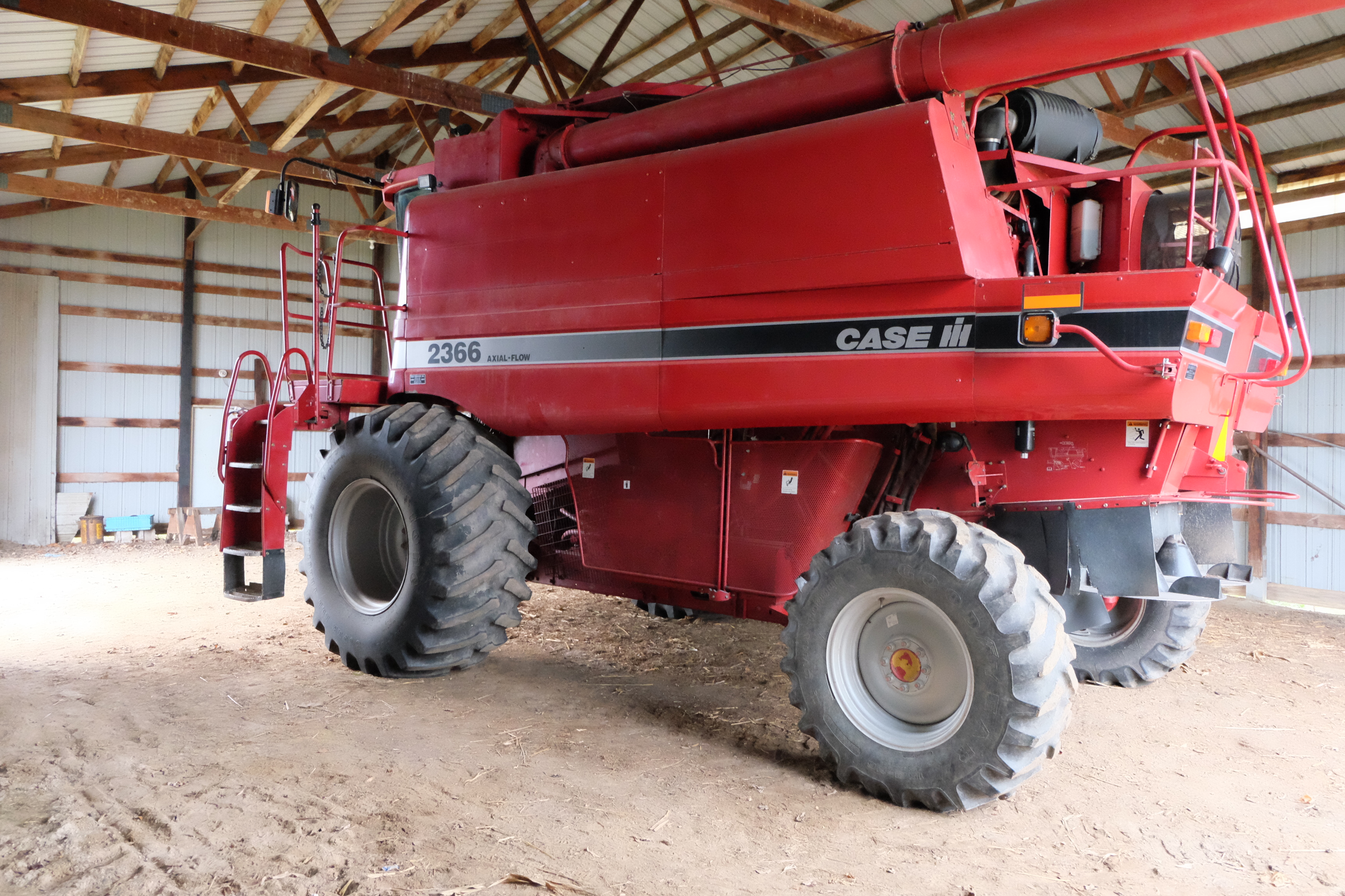 Case IH 2366 combine, power reverser, land tracker, bin extentions, 30 ...