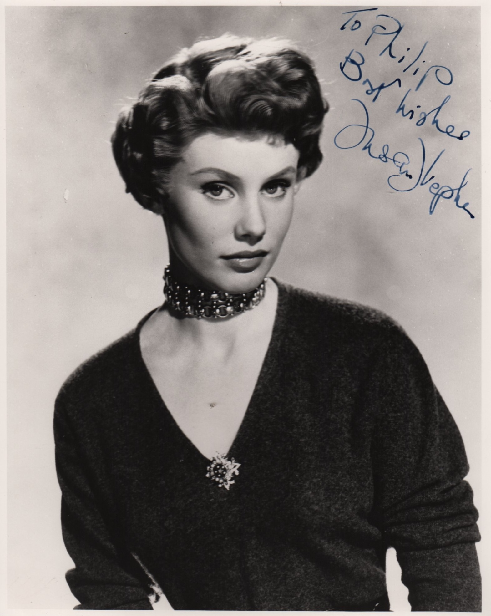 ACTRESSES: Selection of signed 8 x 10 photographs by various British ...