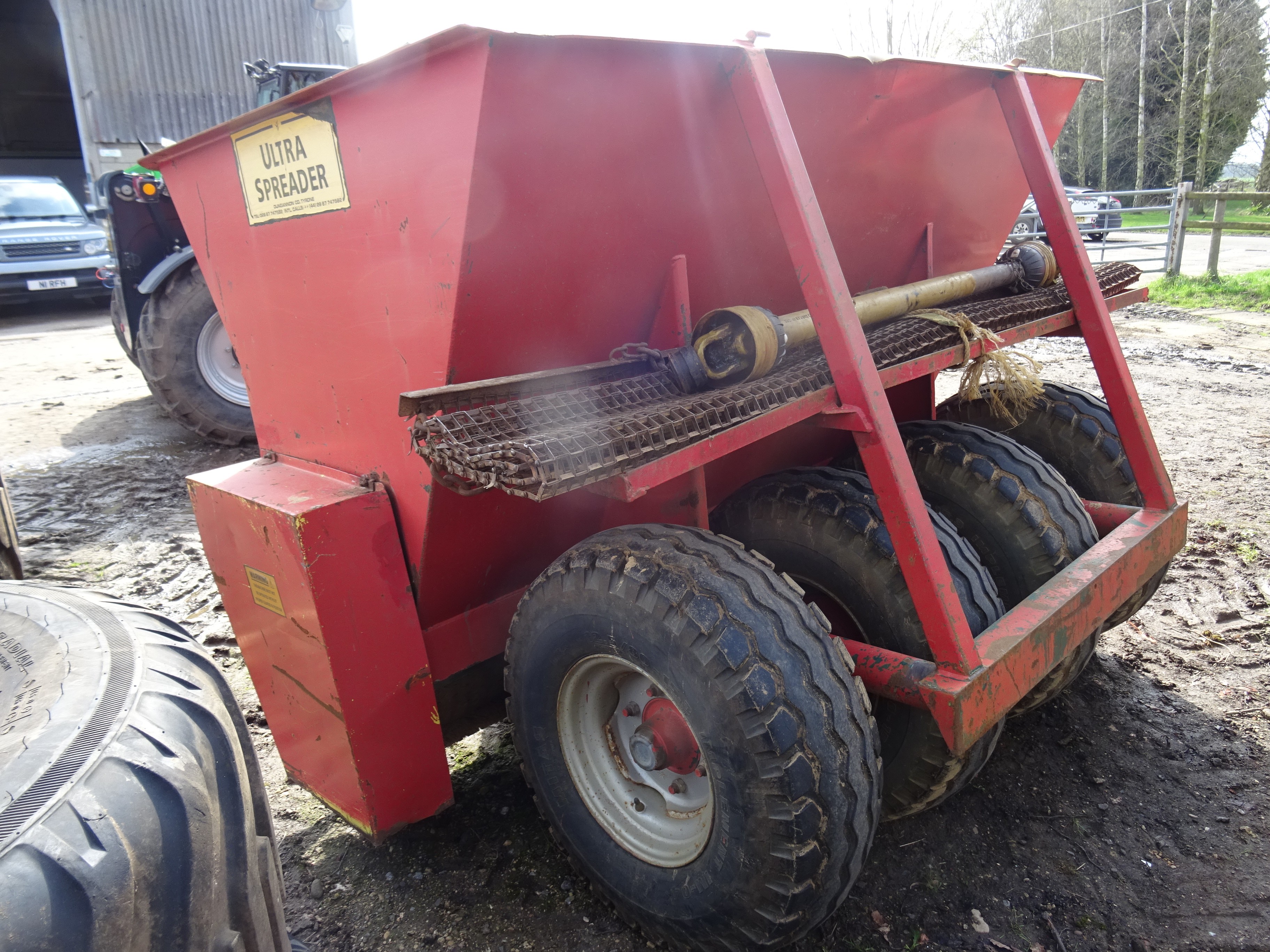 Ultra 2m drop sand spreader