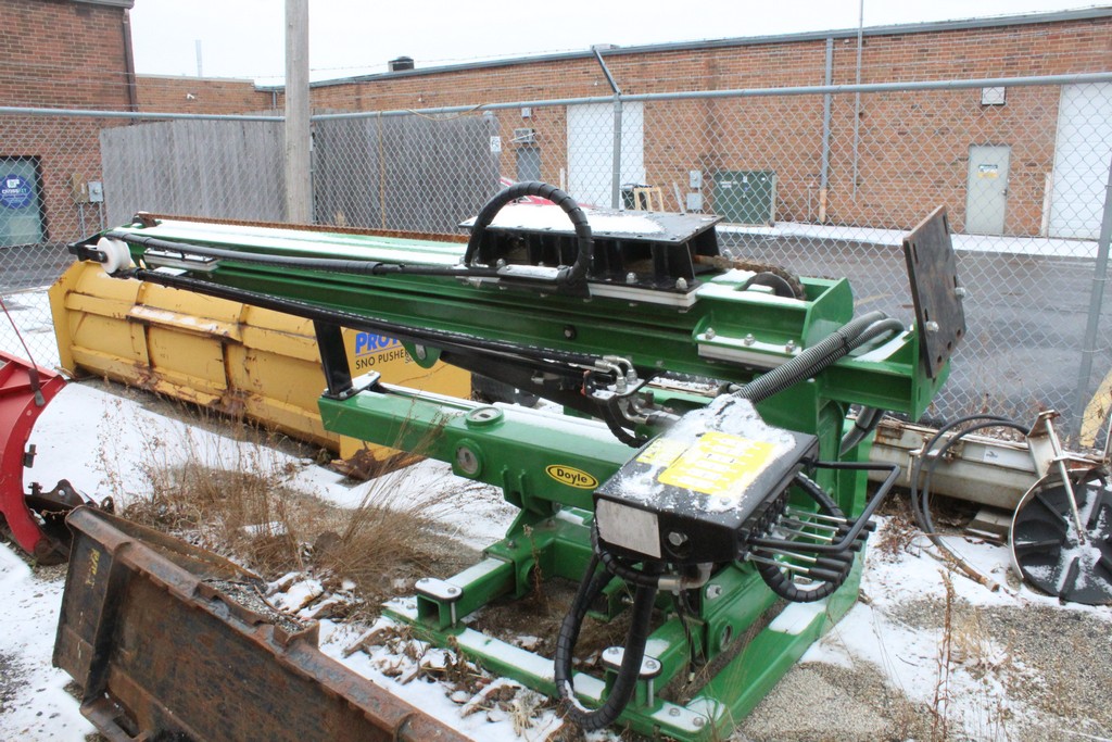 DOYLE ENGINEERING RAMBO HYDRAULIC POST DRIVER SKID STEER ATTACHMENT