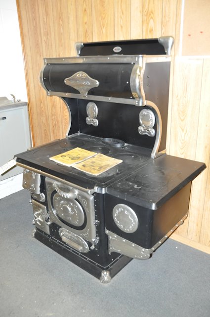 ROUND OAK CHIEF Cook Stove