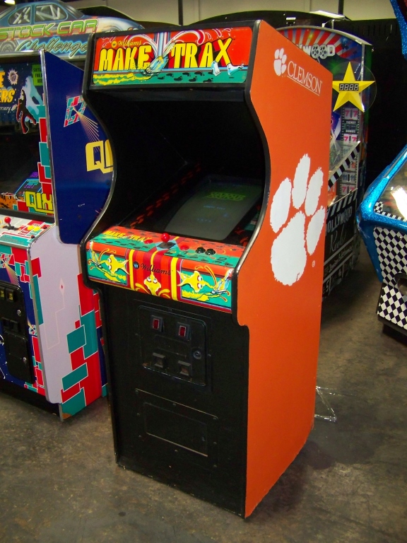 MULTICADE MAKE TRAX ORIGINAL ARCADE CABINET Item is in used condition ...