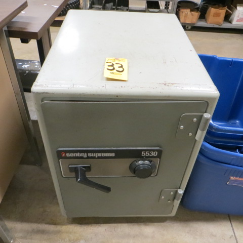 SENTRY SUPREME 5530 SAFE W/ COMBO