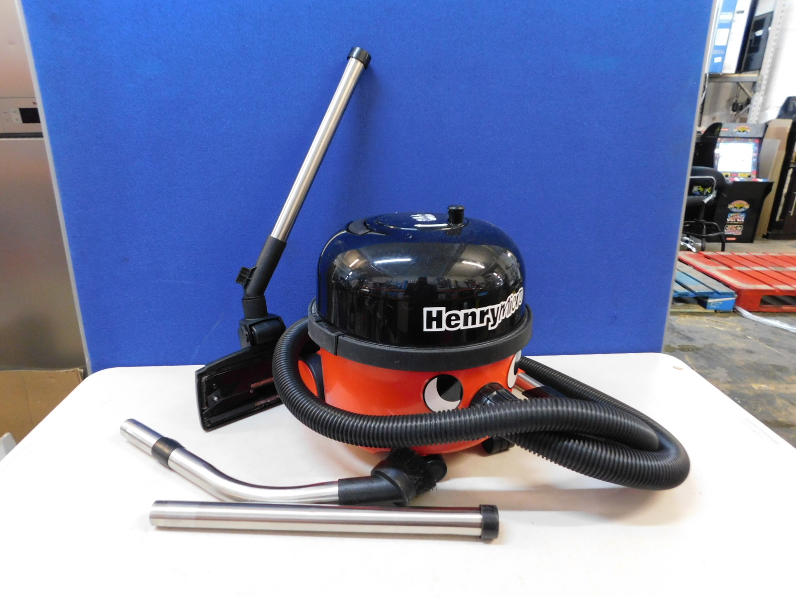 1 NUMATIC HENRY MICRO VACUUM CLEANER RRP £199.99