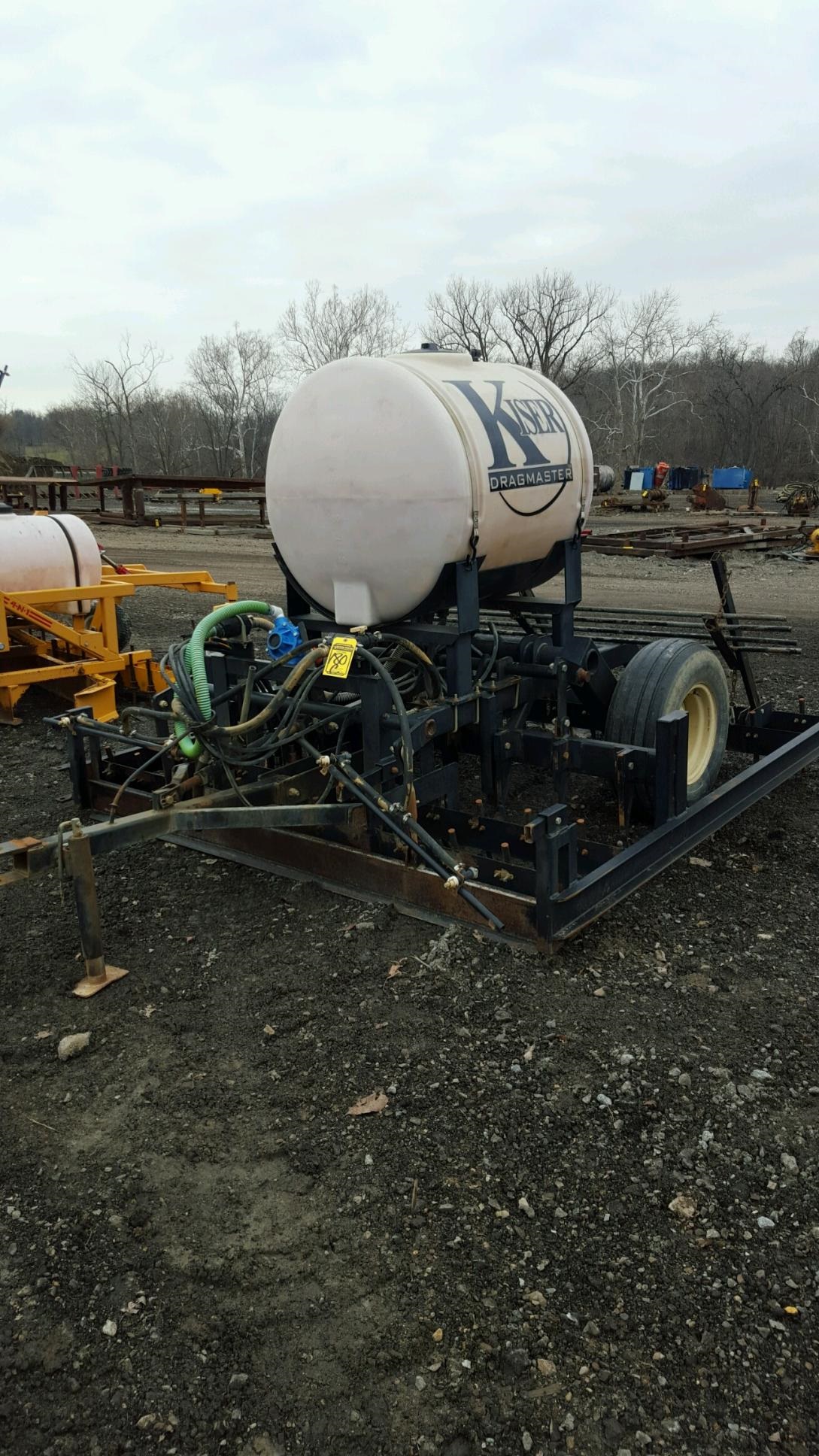 KISER DRAGMASTER ARENA DRAG W/ 200 GALLON WATER TANK, S/N 41075