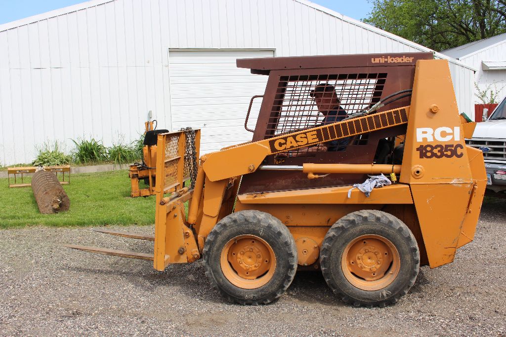 Case 1835C skidloader uni-loader, 1,899 hrs. on meter.