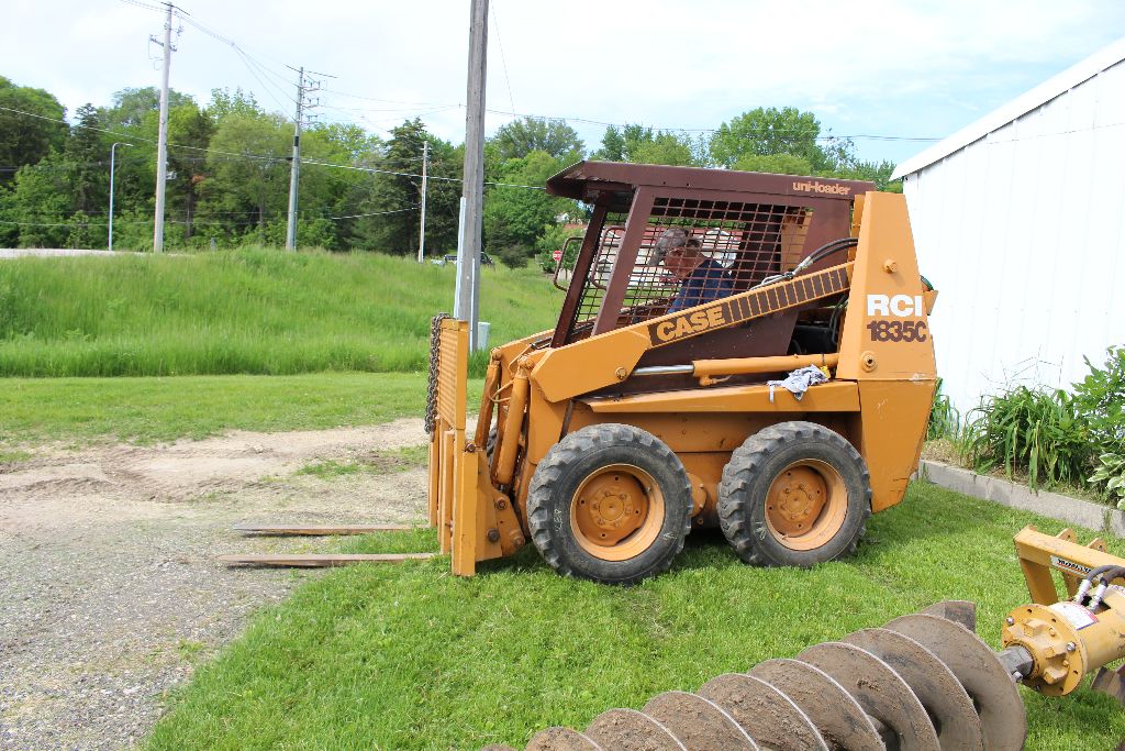 Case 1835C skidloader uni-loader, 1,899 hrs. on meter.