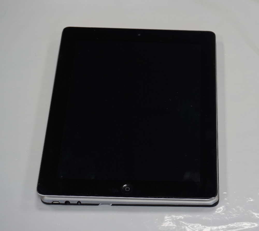 APPLE IPAD 2 (WIFI) 16GB - MODEL A1396 serial number: DN6GPCCPDFJ1. NOT ...