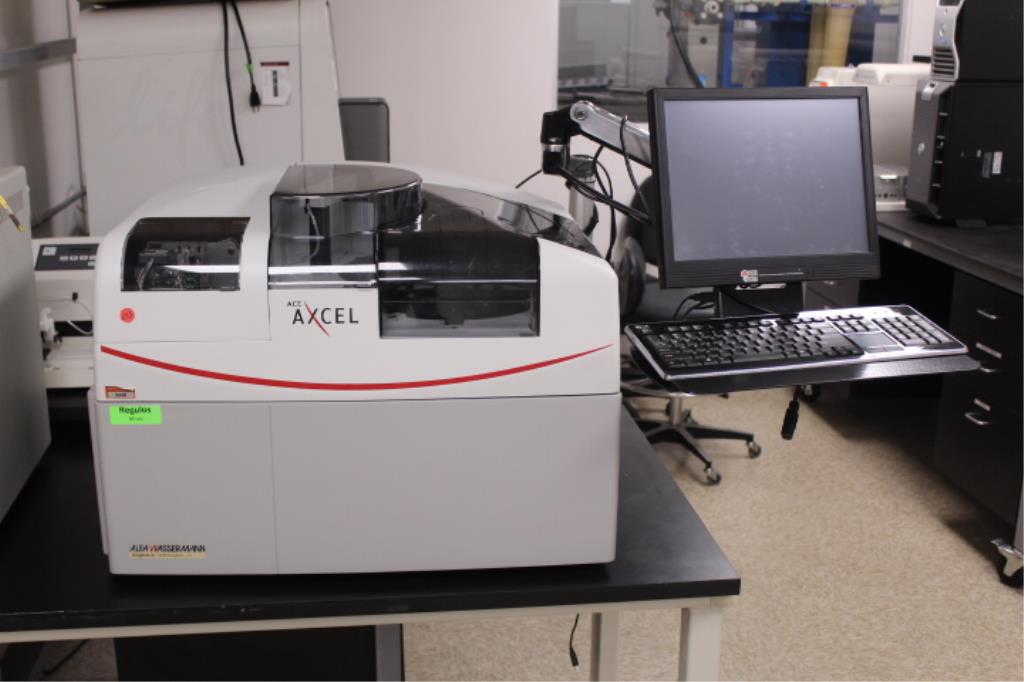 Alfa Wassermann ACE Axcel Clinical Chemistry System. SN# 14070179 ...