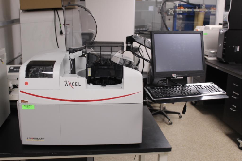 Alfa Wassermann ACE Axcel Clinical Chemistry System. SN# 14070179 ...