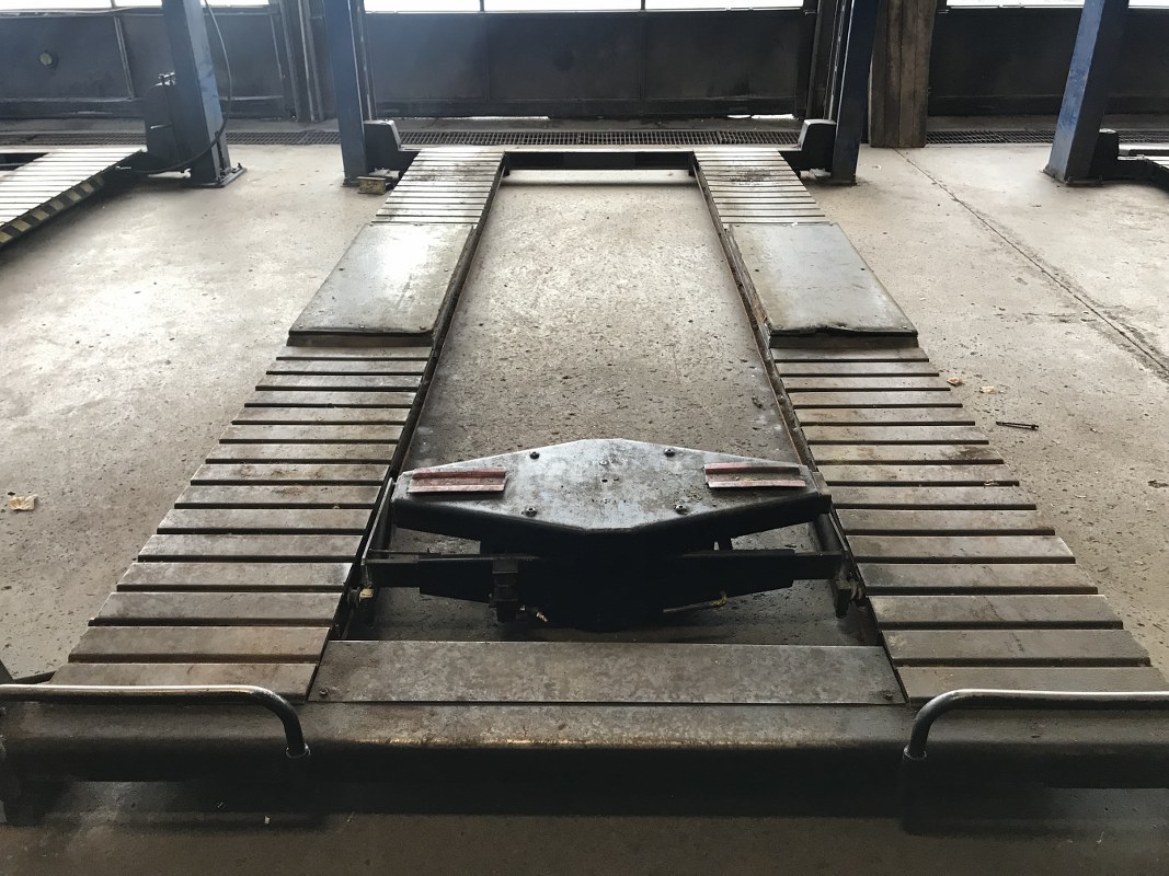 BISHAMON 3,000KG VEHICLE HOIST - MODEL # FP-3000X