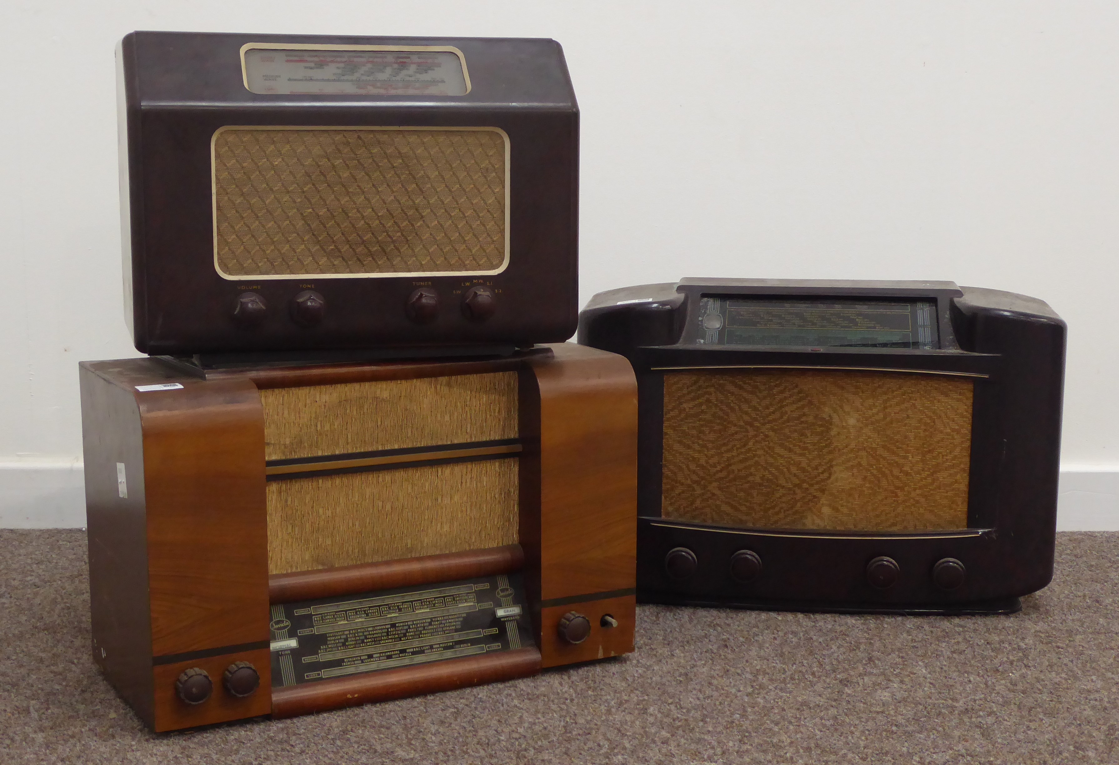 1950s Philips Bakelite radio, G Marconi radio in Bakelite case, and an ...