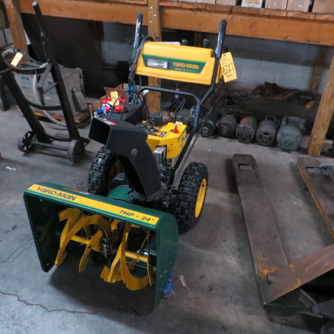 YARD-MAN MDL. 317E633E401, 7HP, 24 INCH SNOW THROWER
