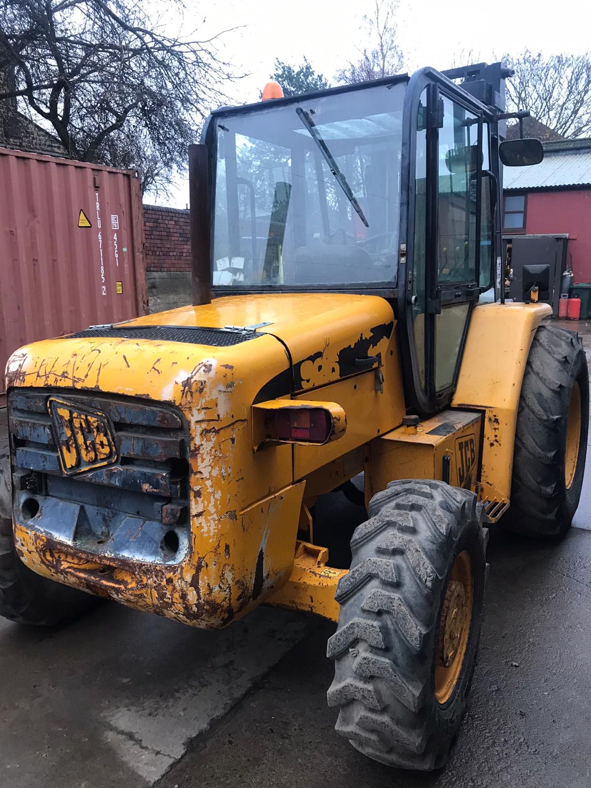 DM - JCB 926 FORKLIFT (NEW SHAPE) C/W PERKINS DIESEL ENGINE, YEAR 2000 ...