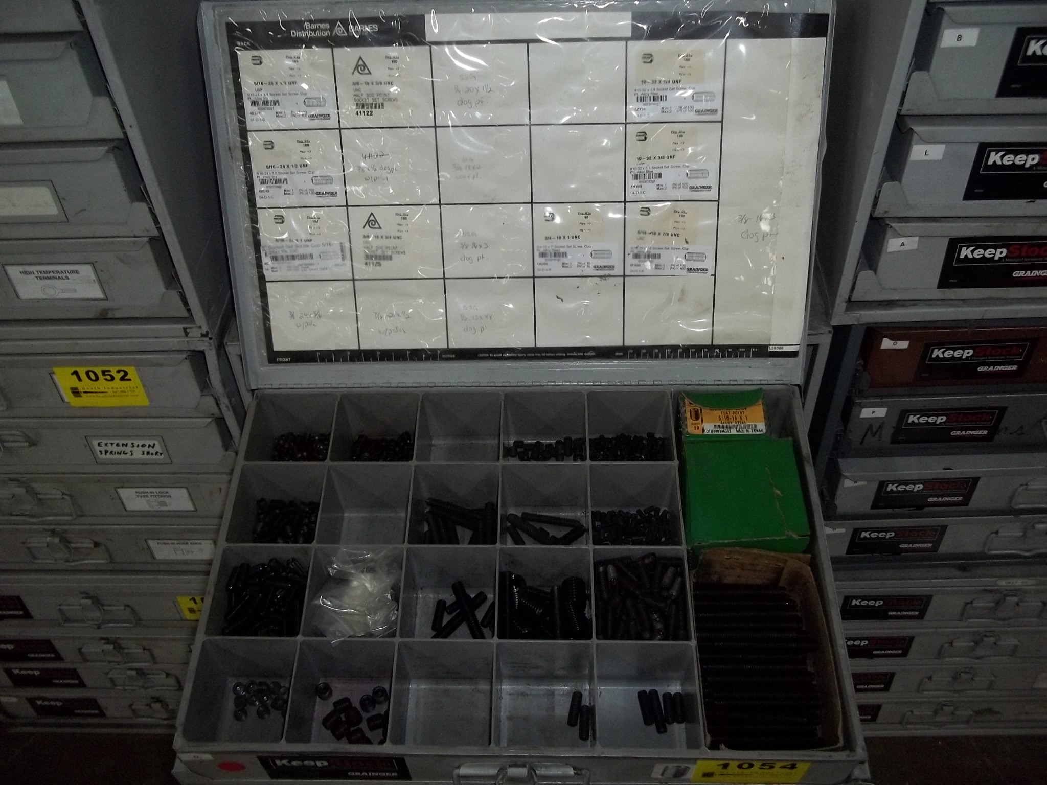GRAINGER KEEPSTOCK 4-DRAWER STEEL STORAGE CABINET W/CONTENTS: SCREWS ...