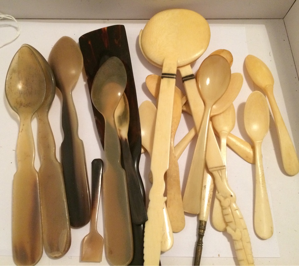 Lot of Horn Items and Scottish Bone Egg Spoons.The cost of UK FCR ...