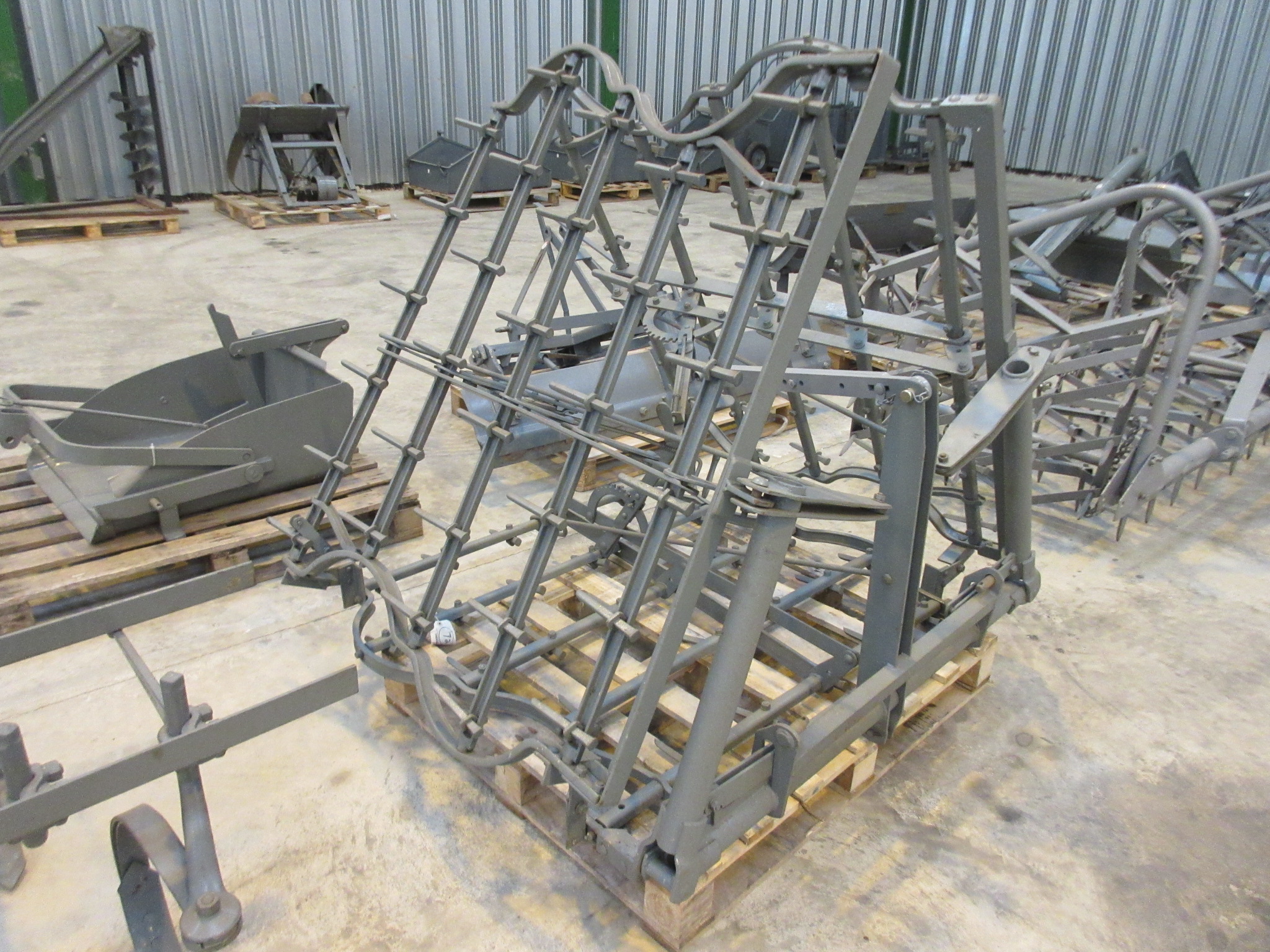 Ferguson Spike Tooth mounted folding 3section harrow, S-BE-31 Sn.25154