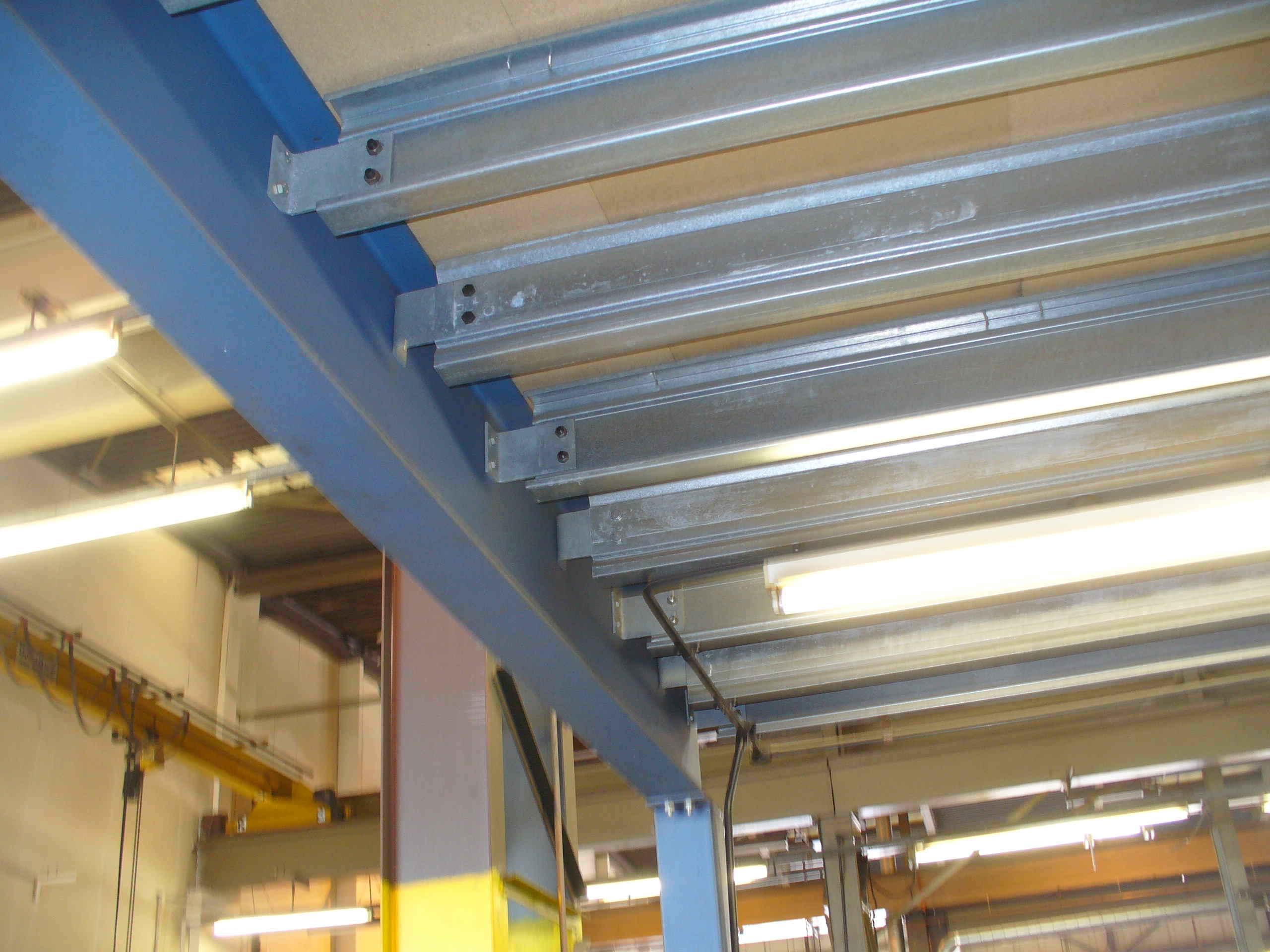 MEZZANINE FLOOR 8m x 20m, 12 x 150mm x 150mm support columns, steel ...