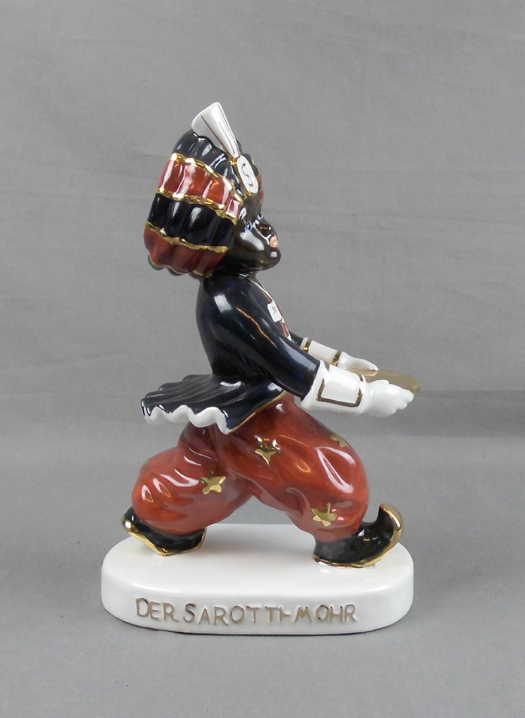 FIGUR: "DER SAROTTI - MOHR" (so bezeichnet), Porzellan, Manufaktur ...