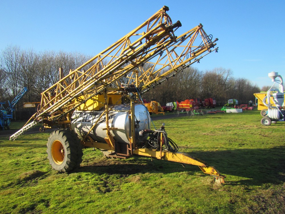 Chafer T2000 Trailed Sprayer c/w 24m Booms