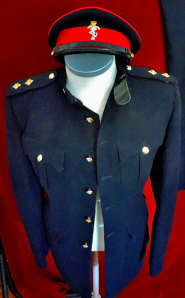 REME Officer's No.1 Blues Dress Uniform. Rank of Lieutenant with ...