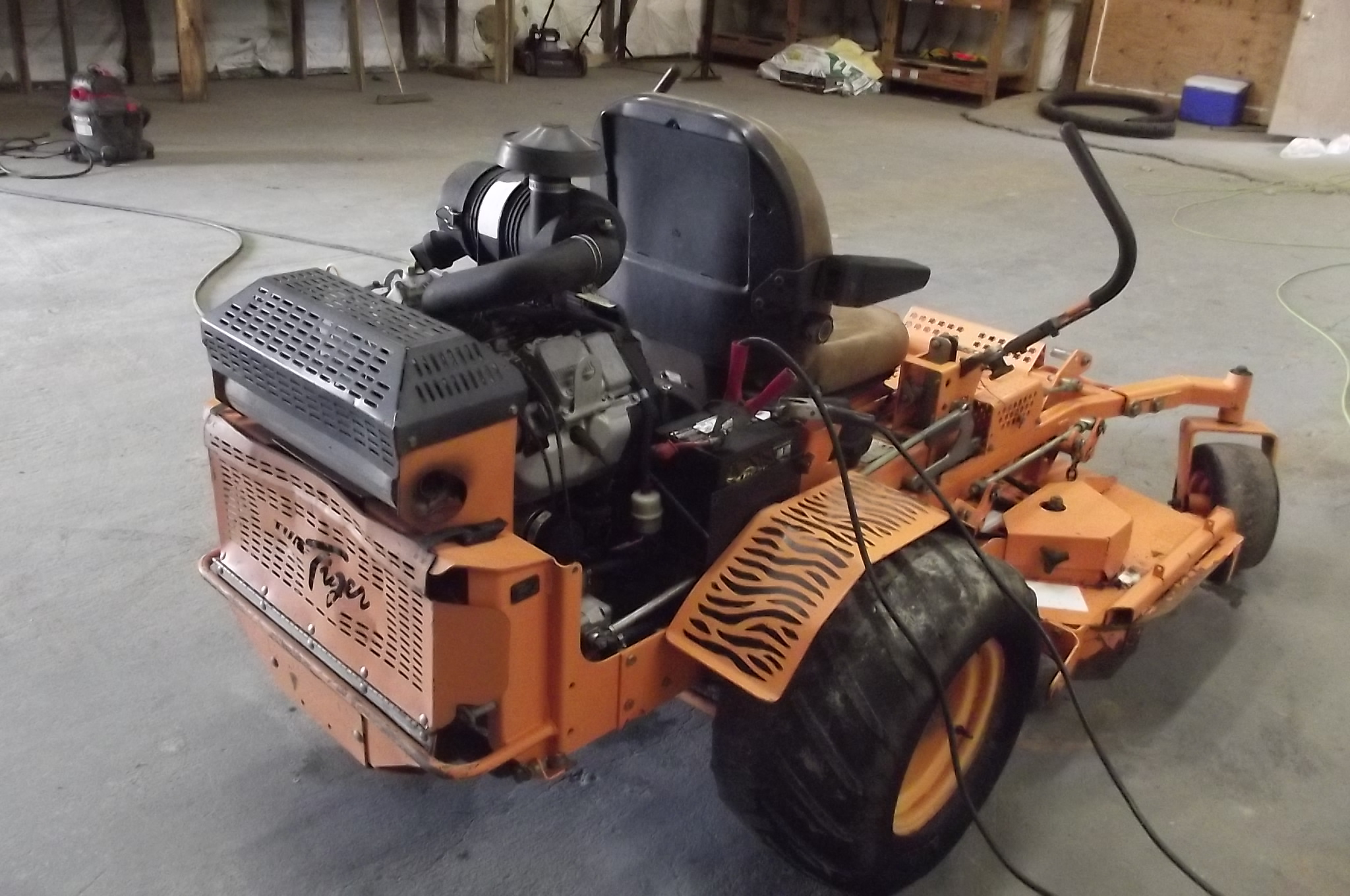 Scag Turf Tiger 60" cut Commercial Zero turn Mower , Vanguard 35 ...