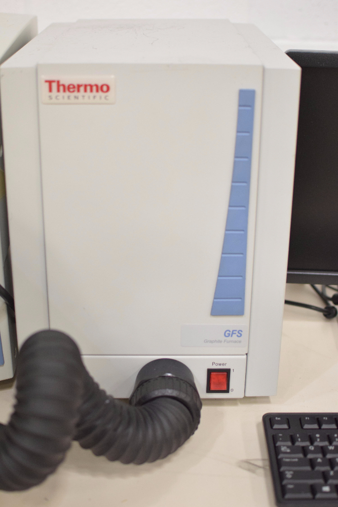 Thermo Scientific iCE 3000 Series AA Spectrometer, SN: AA04120702 ...