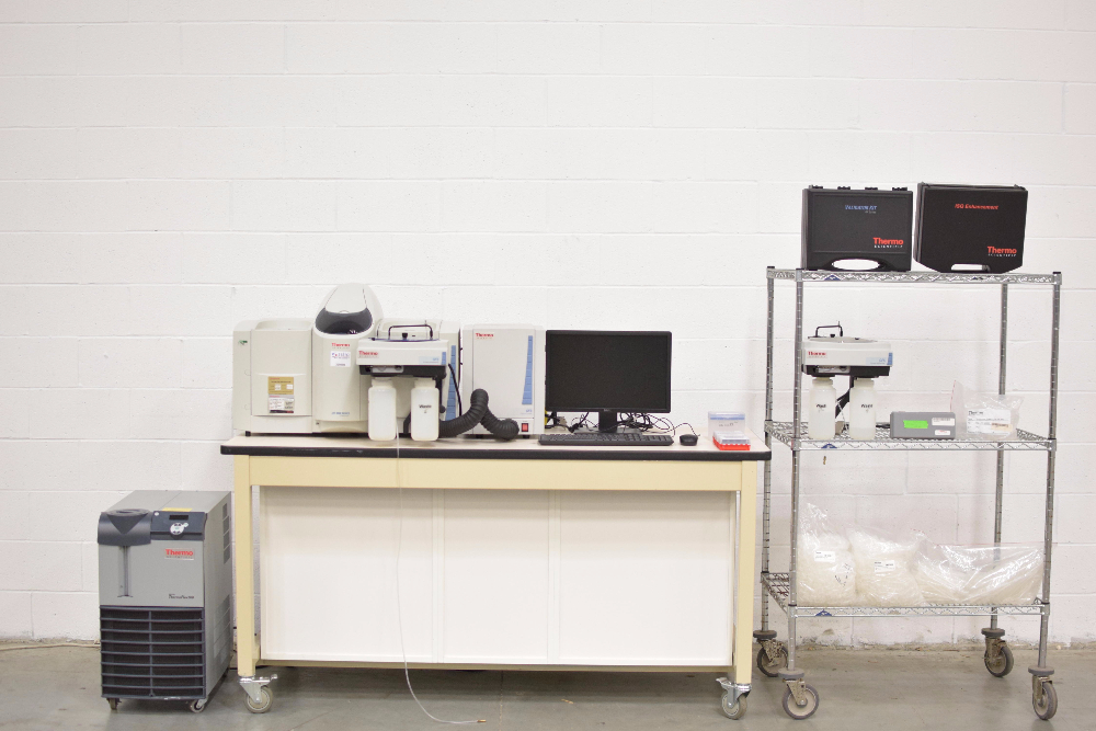 Thermo Scientific iCE 3000 Series AA Spectrometer, SN: AA04120702 ...
