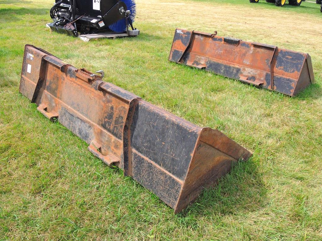 JD 84" HD/C84 SKID STEER BUCKET WITH REPLACEABLE CUTTING EDGE