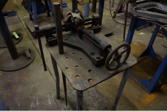 RIGGERS VISE & TABLE