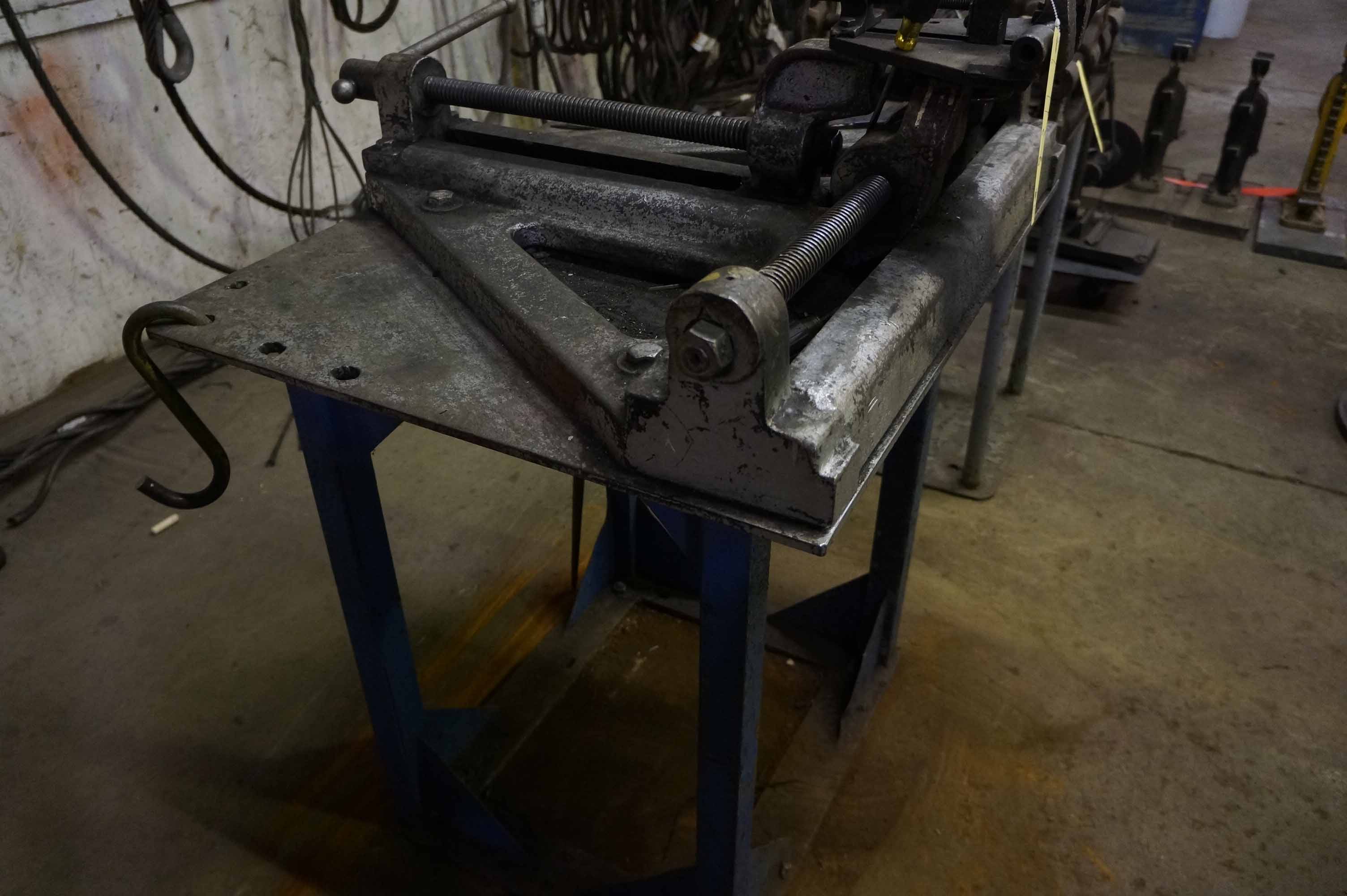 RIGGERS VISE & TABLE