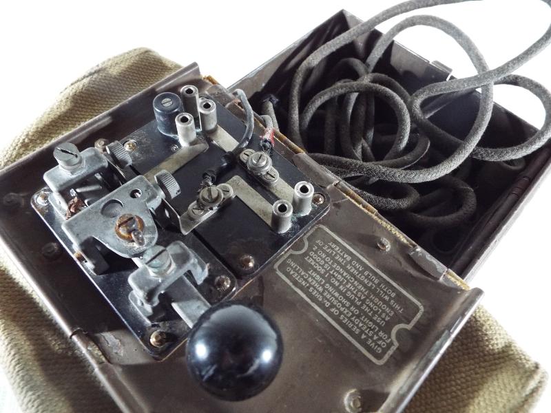 Lamps Signalling Daylight Short Range - A portable military signalling ...